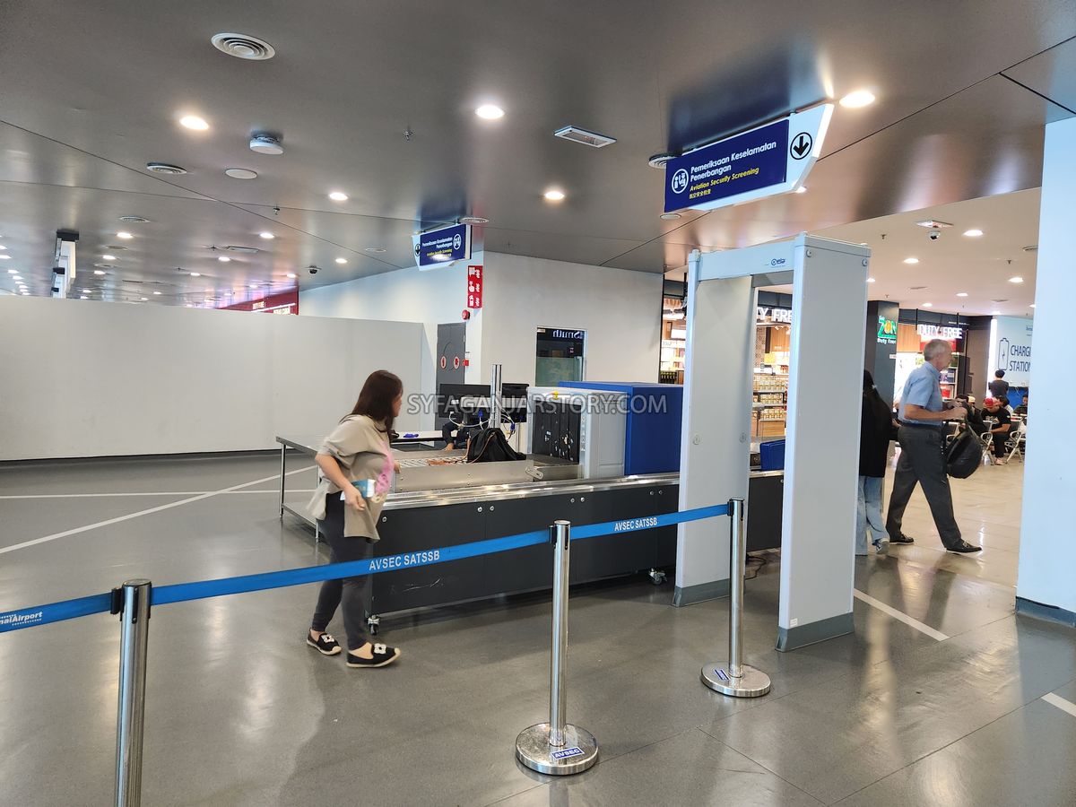 Kapan Kita Bisa Melewati Security Check di Bandara?